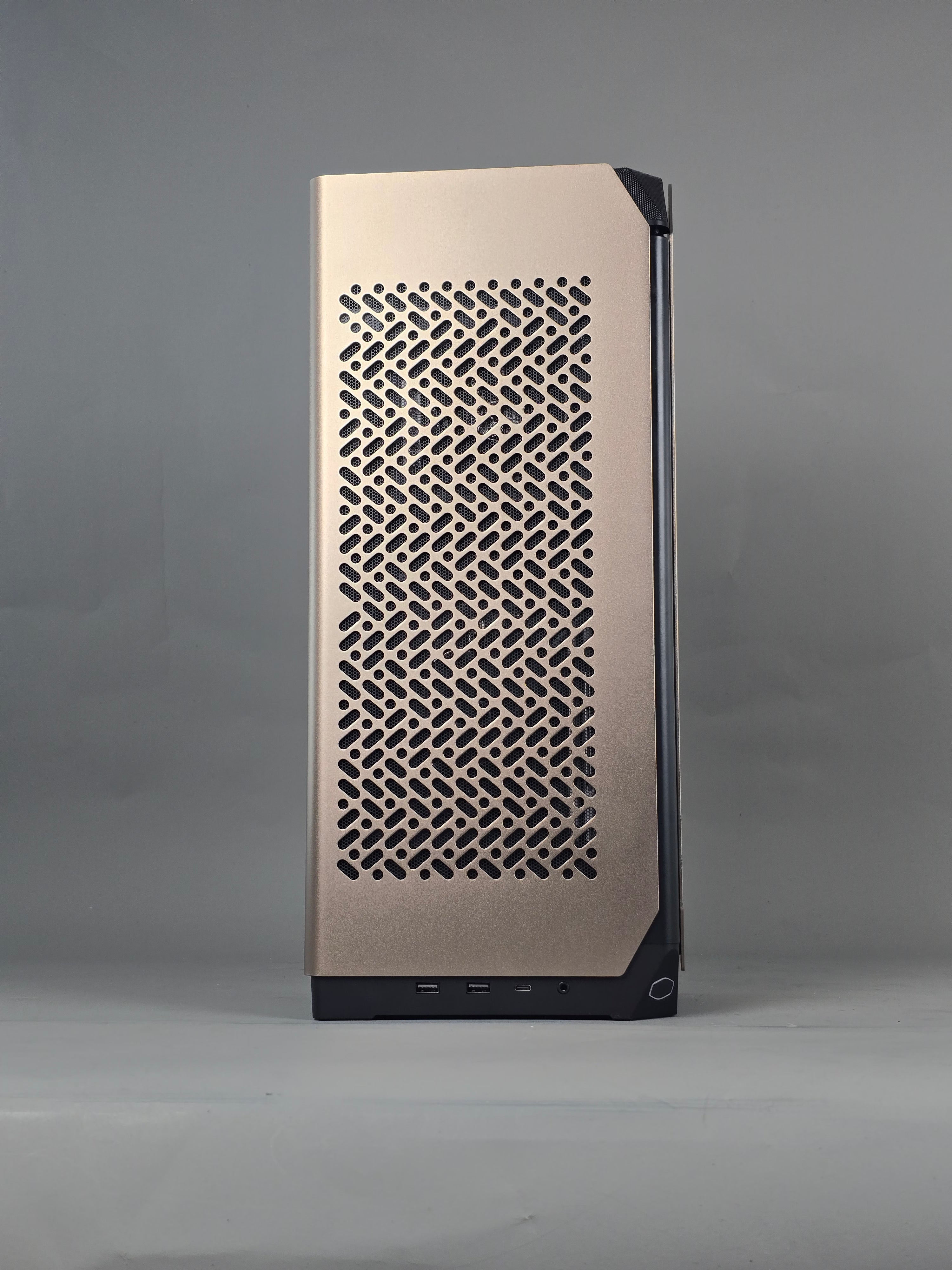 'PILLAR' Mini ITX Gaming/Work PC Ryzen 7 7800X3D RTX 5080 – Wattec